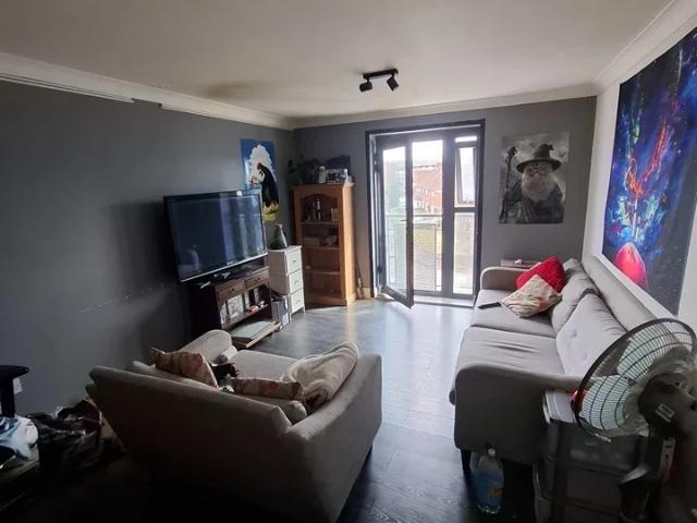 Room at Hatton Road, Greater London