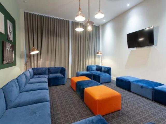 Room at Havannah Street, Glasgow