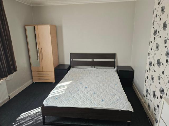 Room at Havelock Road, Greater London