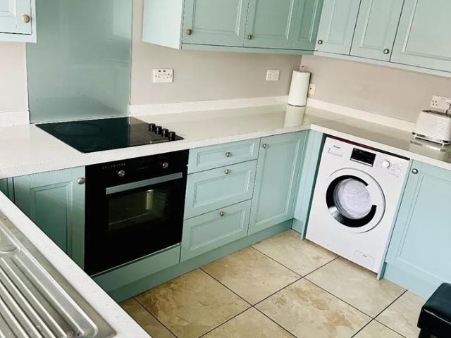 Room at Havering Road, Greater London