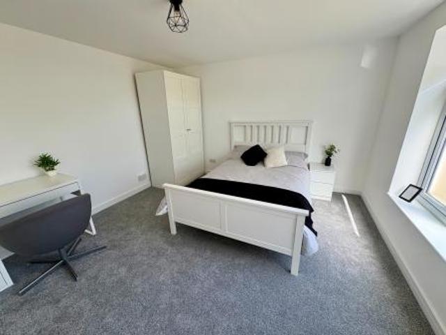 Room at Haviland Way, Cambridge