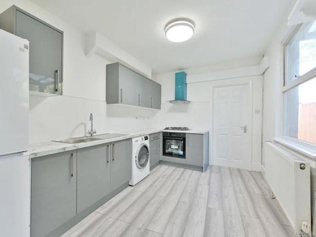 Room at Haydons Road, Greater London