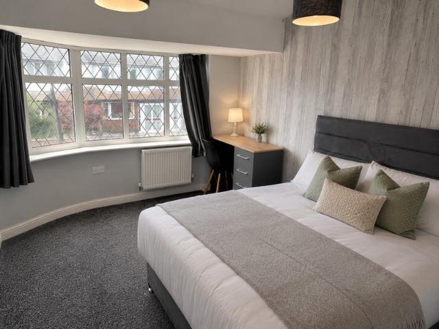 Room at Hazel Drive, Braunstone Town