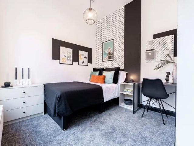 Room at Headingley Avenue, Leeds