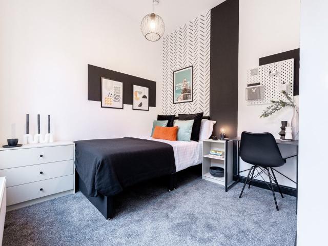 Room at Headingley Avenue, Leeds