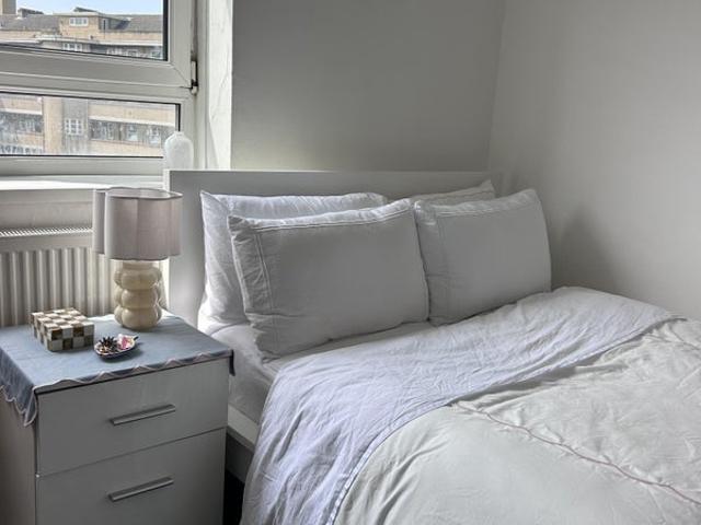 Room at Headlam Street, Greater London