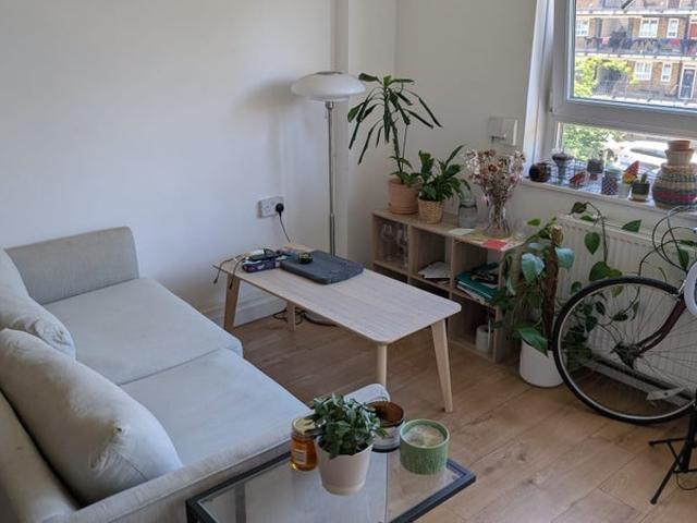 Room at Headlam Street, Greater London