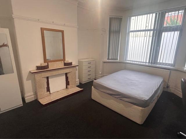Room at Heald Grove, Manchester