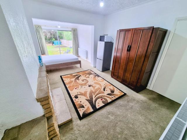 Room at Heath Park Road, Greater London