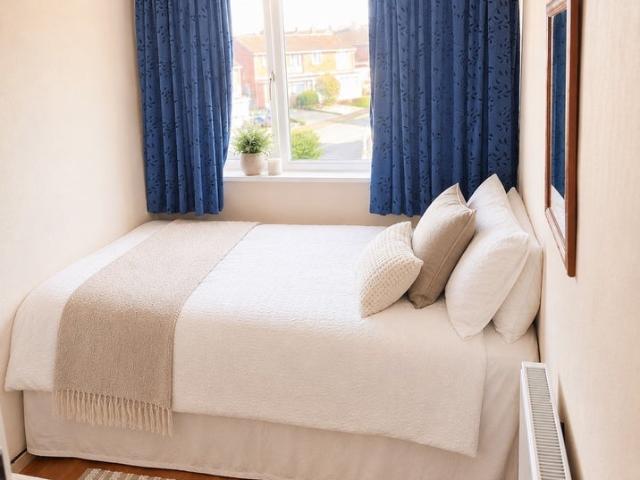 Room at Heather End, Swanley