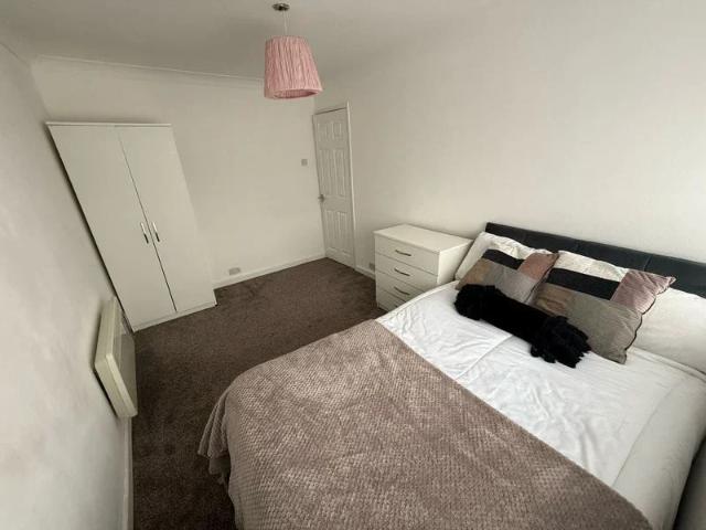 Room at Heather End, Swanley