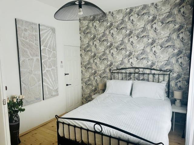 Room at Heather Street, Manchester