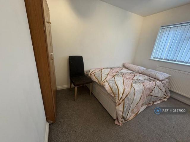 Room at Heathside, Greater London