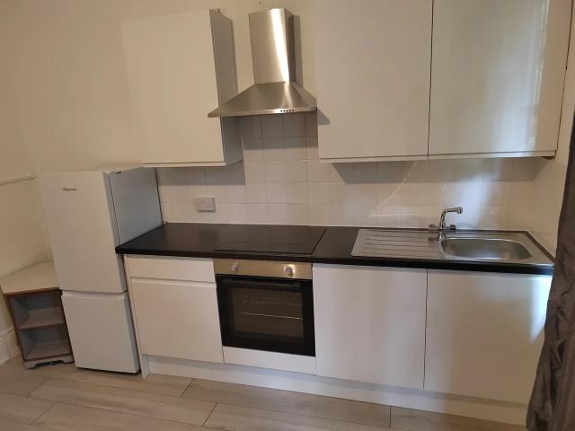 Room at Heathside Park Road, Woking
