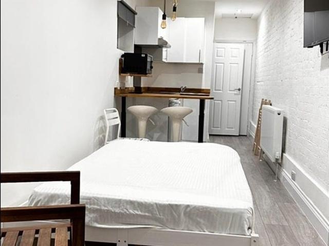 Room at Heathwood Gardens, Greater London