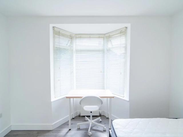 Room at Heathway, Greater London