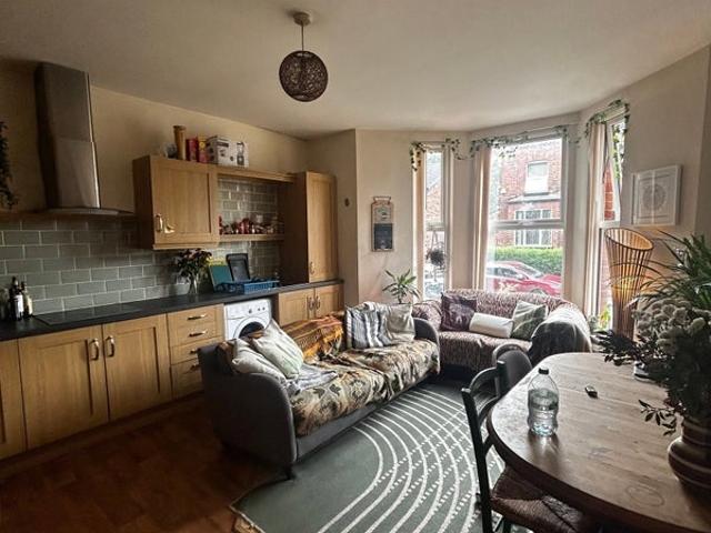 Room at Heaton Road, Manchester