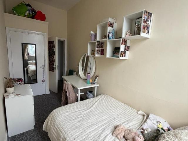 Room at Heaton Road, Newcastle upon Tyne
