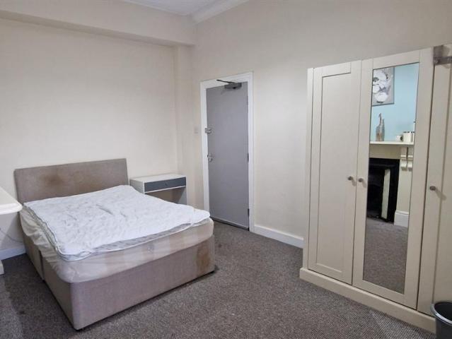 Room at Hedon Road, Hull