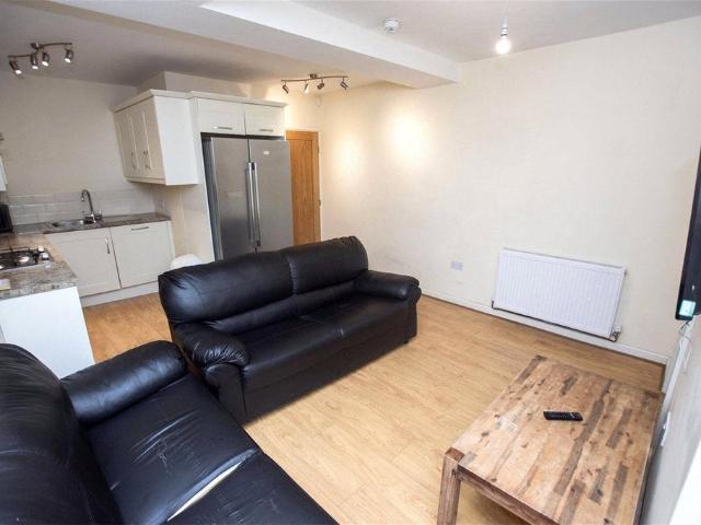 Room at Heeley Road, Birmingham