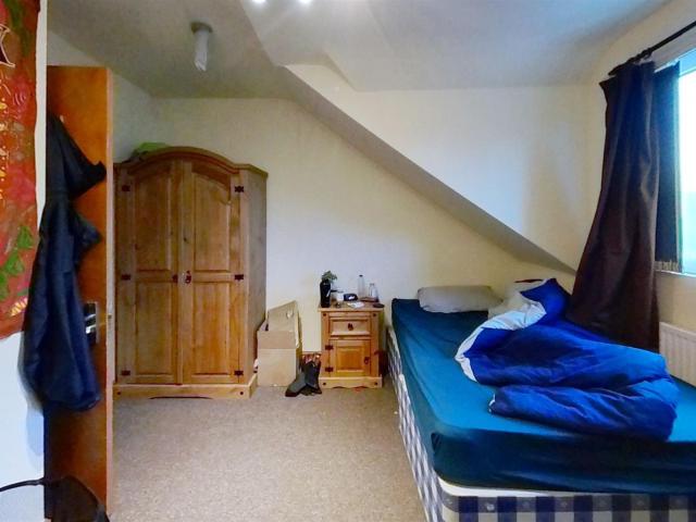 Room at Heeley Road, Birmingham