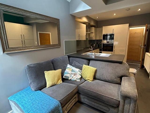 Room at Heeley Road, Birmingham