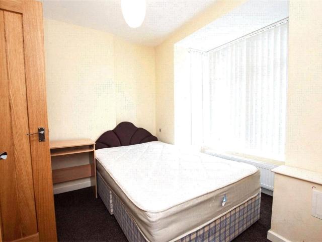 Room at Heeley Road, Birmingham