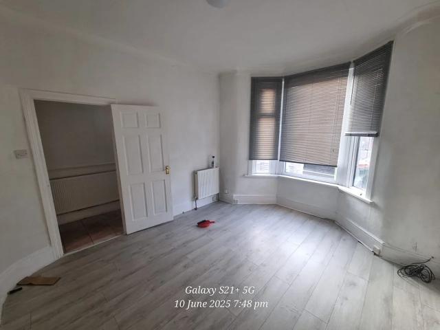 Room at Heigham Road, Greater London