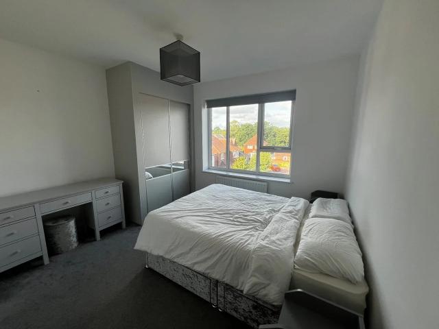 Room at Heol Nant Glandulas, Cardiff