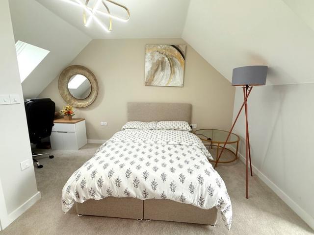 Room at Heol Telerch, Cardiff