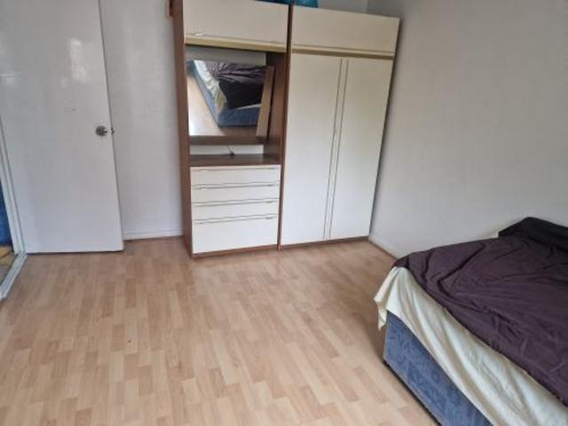 Room at Helen's Walk, City of Edinburgh