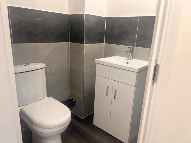 Room at Helpeston, Basildon
