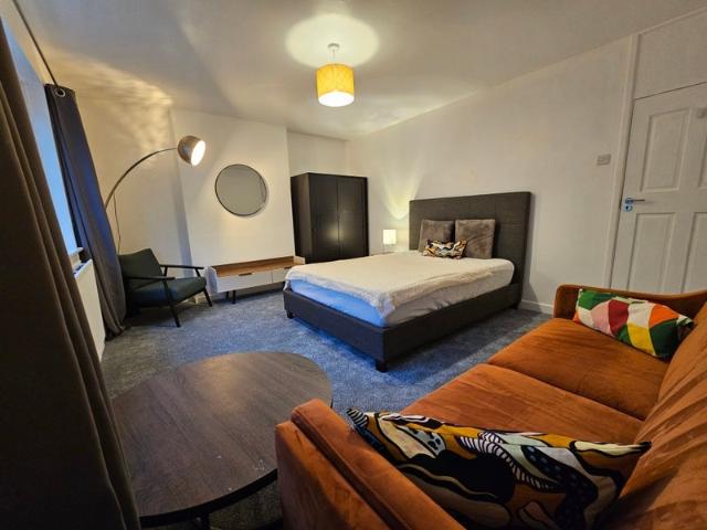 Room at Hemsworth Street, Greater London