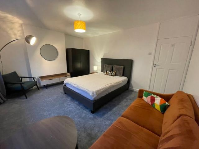 Room at Hemsworth Street, Greater London