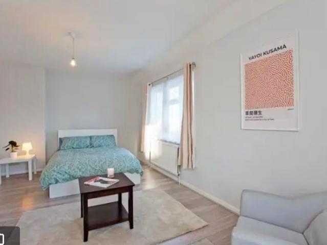 Room at Henningham Road, Greater London