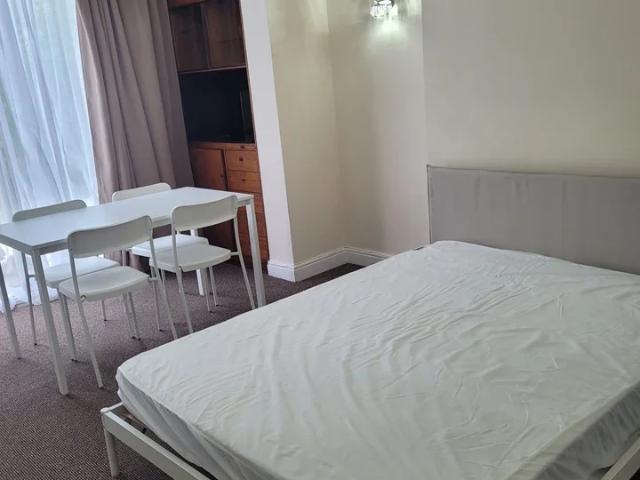 Room at Hendon Way, Greater London