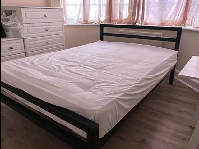 Room at Hendon Way, Greater London