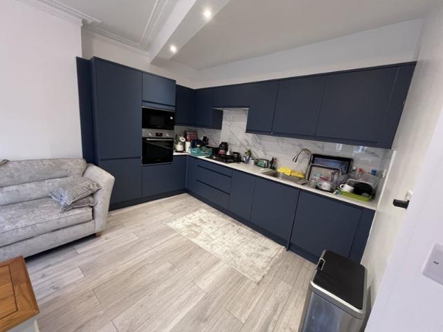 Room at Hendon Lane, Greater London