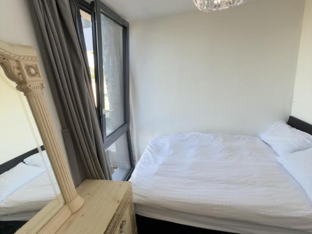 Room at Hendon Street, Greater London