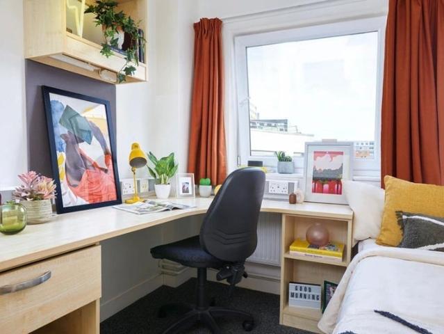 Room at Heneage Street West, Birmingham