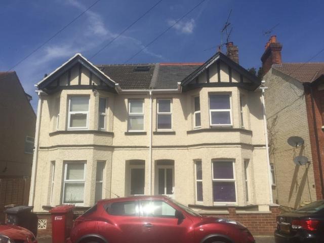 Room at Henry Road, Slough