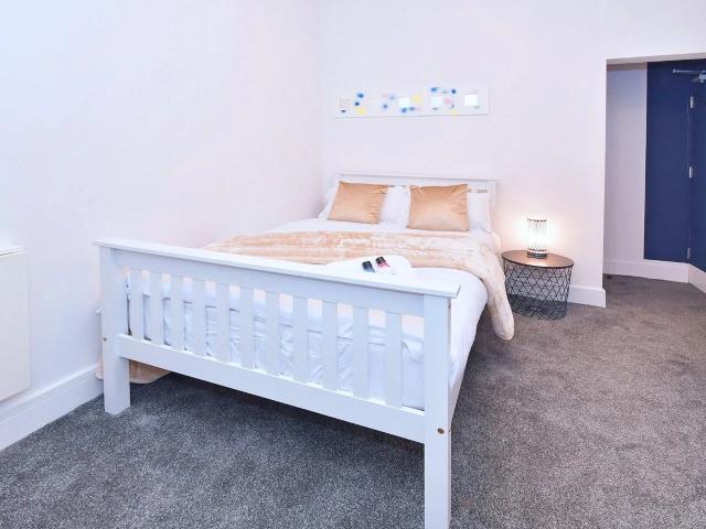 Room at Henry Street, Crewe