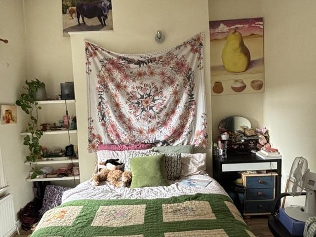 Room at Henshaw Street, Greater London