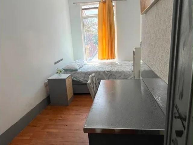 Room at Hessle Road, Hull