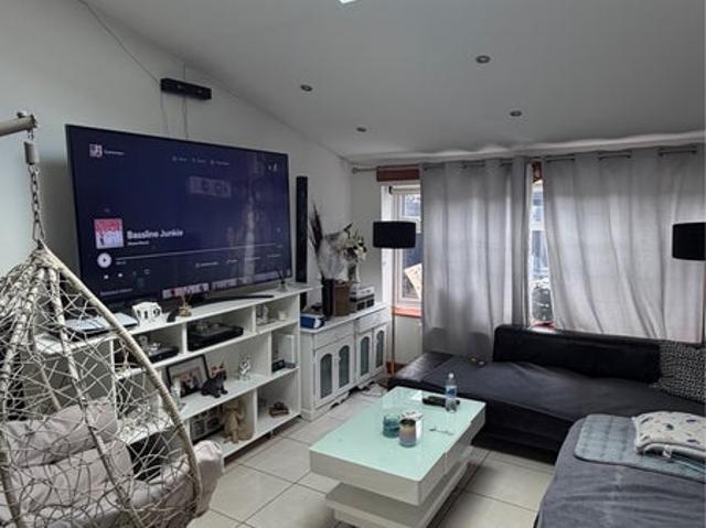 Room at Hestor Walk, Manchester
