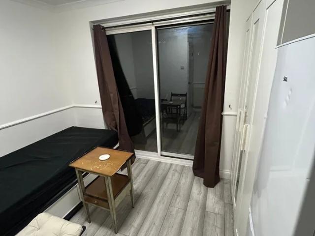 Room at Hermit Road, Greater London