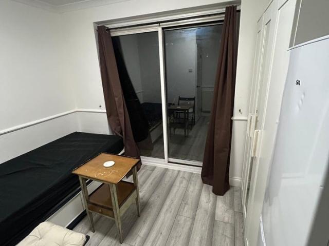 Room at Hermit Road, Greater London