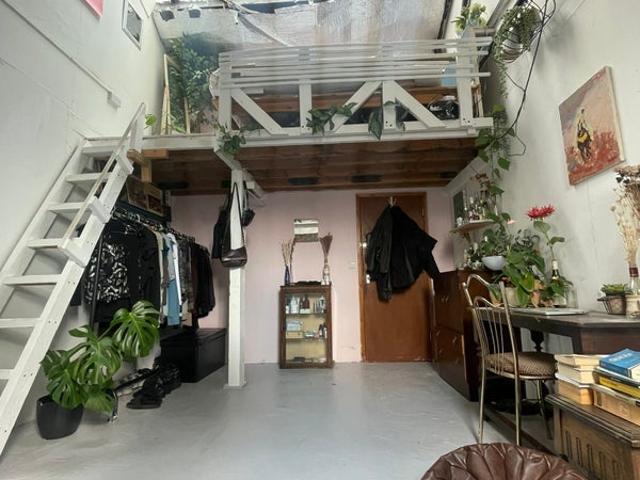Room at Hermitage Road, Greater London