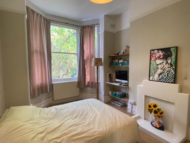 Room at Herne Hill, Greater London