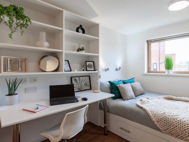 Room at Herne Hill, Greater London